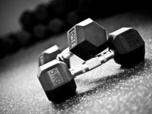 7 Best Gym Machines for Shoulders (For a Complete Workout)